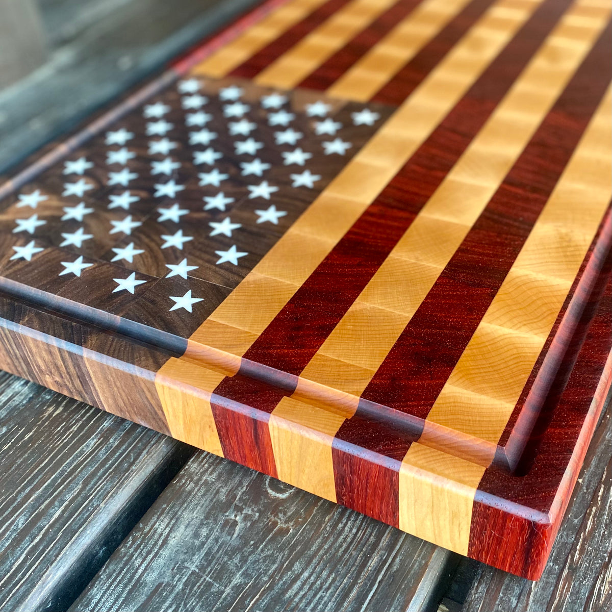 American Flag Block - Walnut/Maple/Padauk – Grizzly Grade